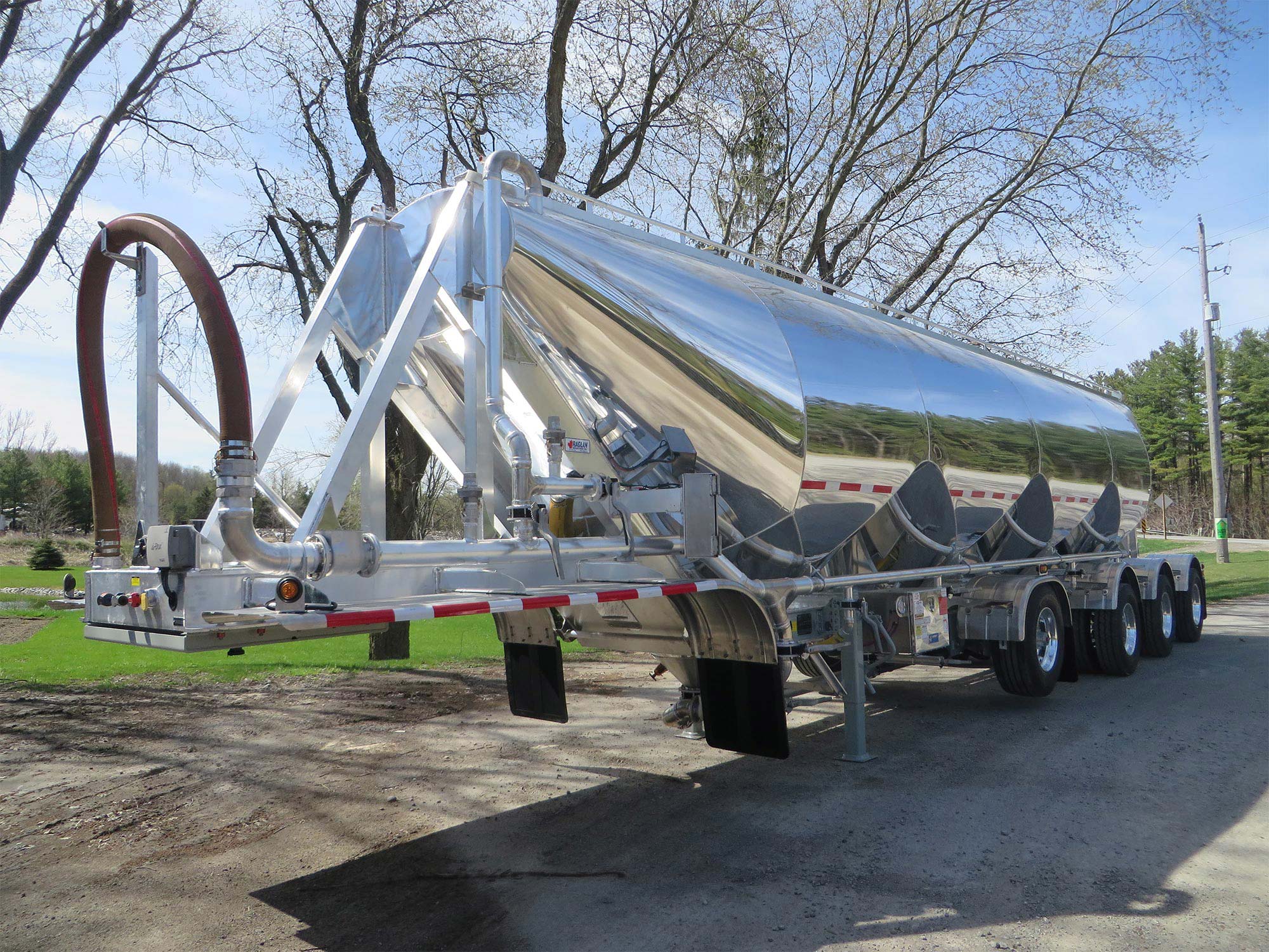 4 Axle 1600 cube - Raglan Industries Inc.